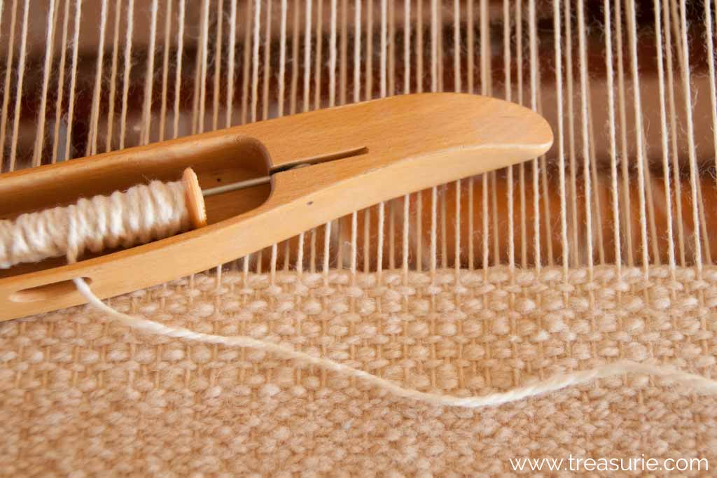 Warp and Weft - Meaning & Differences | TREASURIE