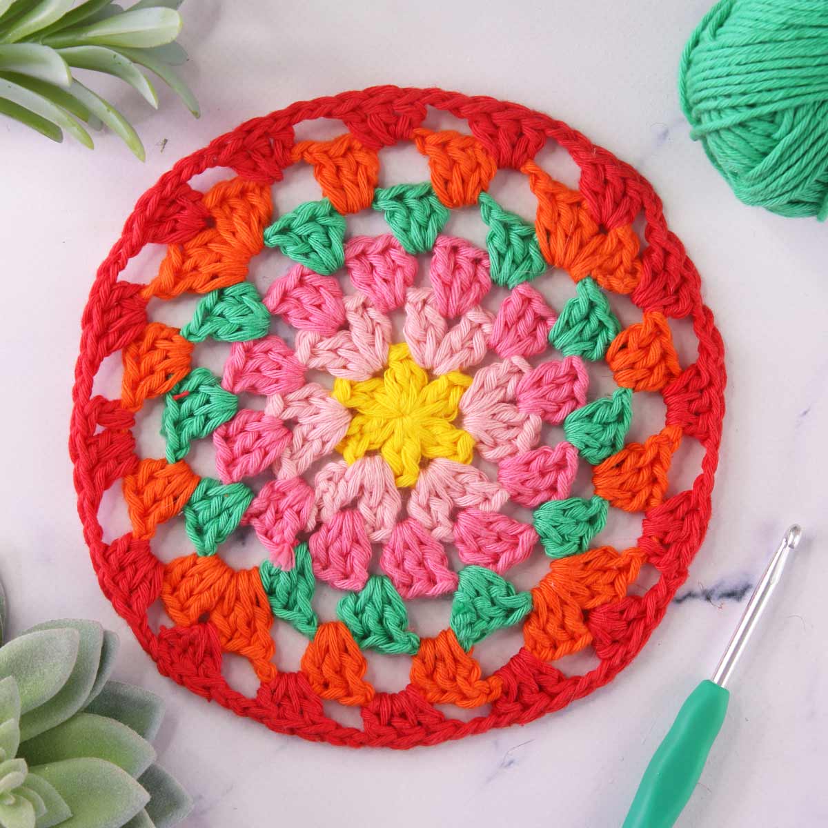 Granny Circle Crochet Pattern Tree Ornament: Granny Circle Baubles