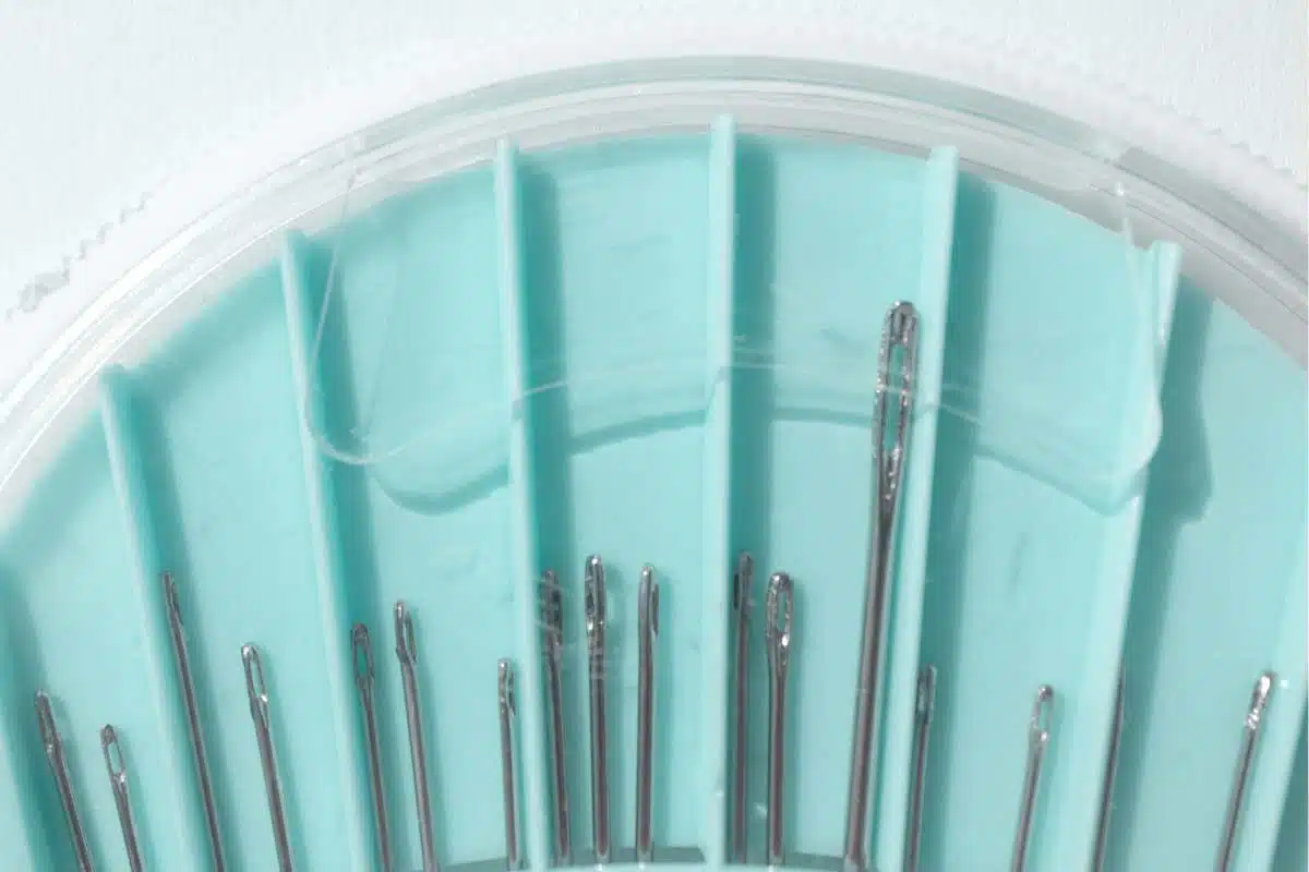 Types of Hand Sewing Needles & Sizes Guide | TREASURIE